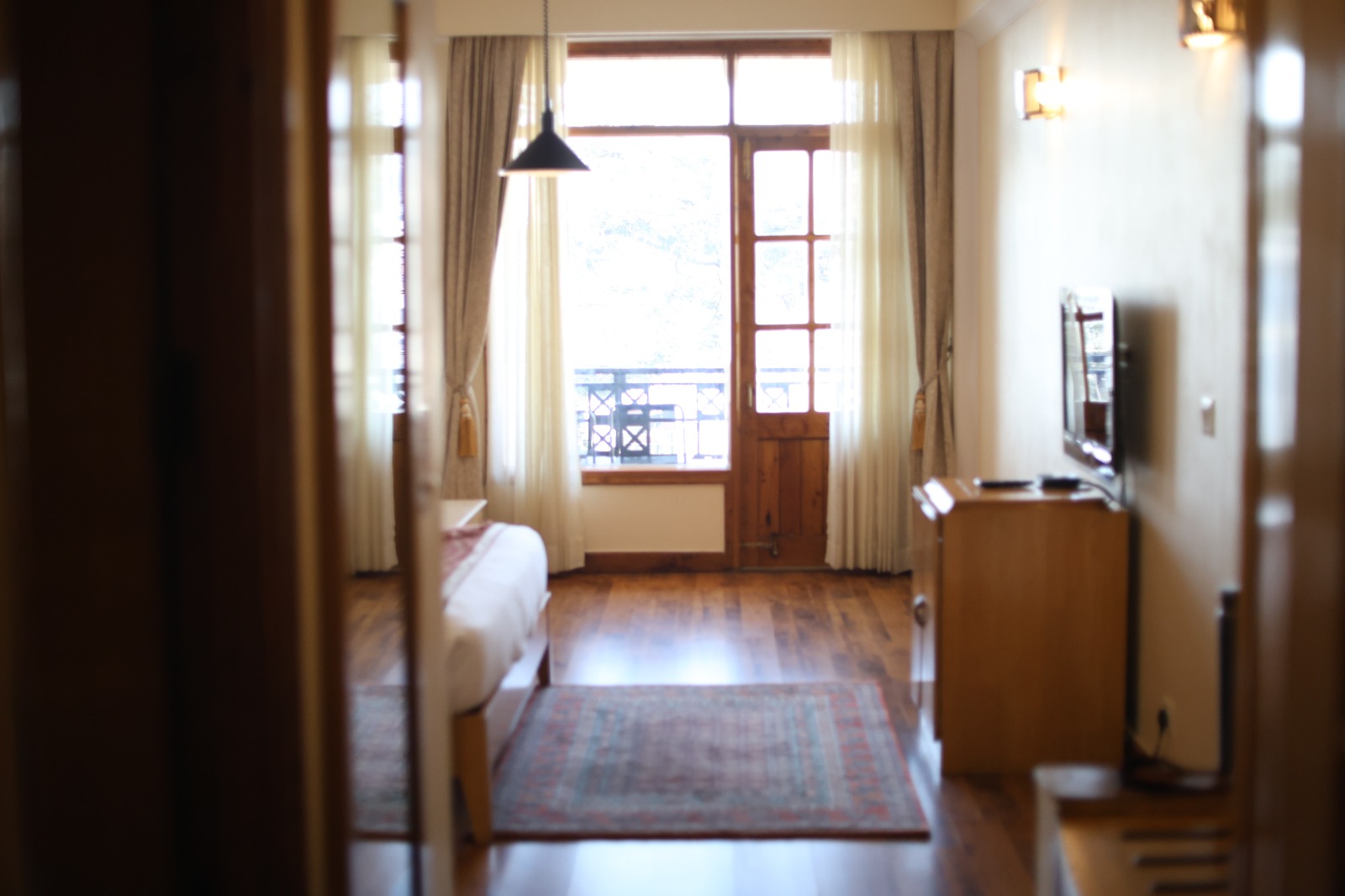 Best 4 Star Hotel in Shimla Mall Road | Hotel Willow Banks Shimla